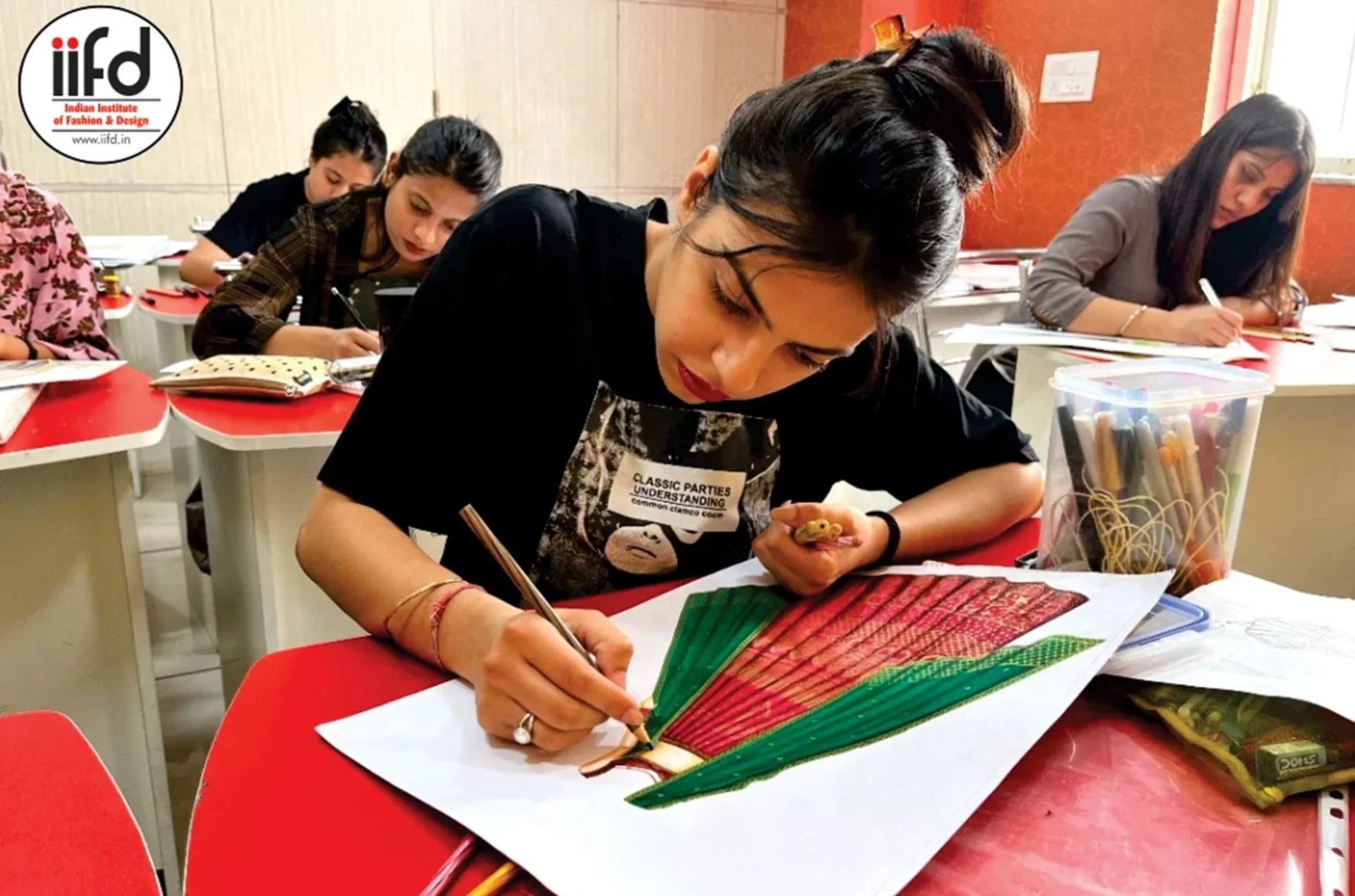 How To Become A Successful Fashion Designer